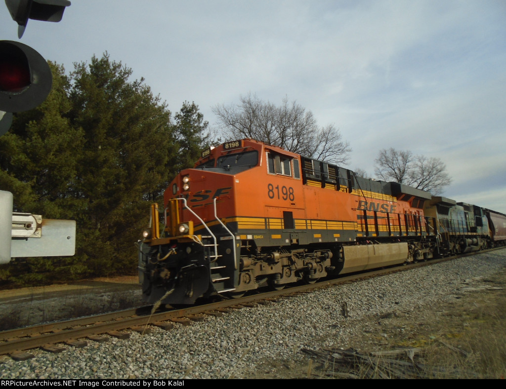 Northbound BNSF 8198 CSX 9041